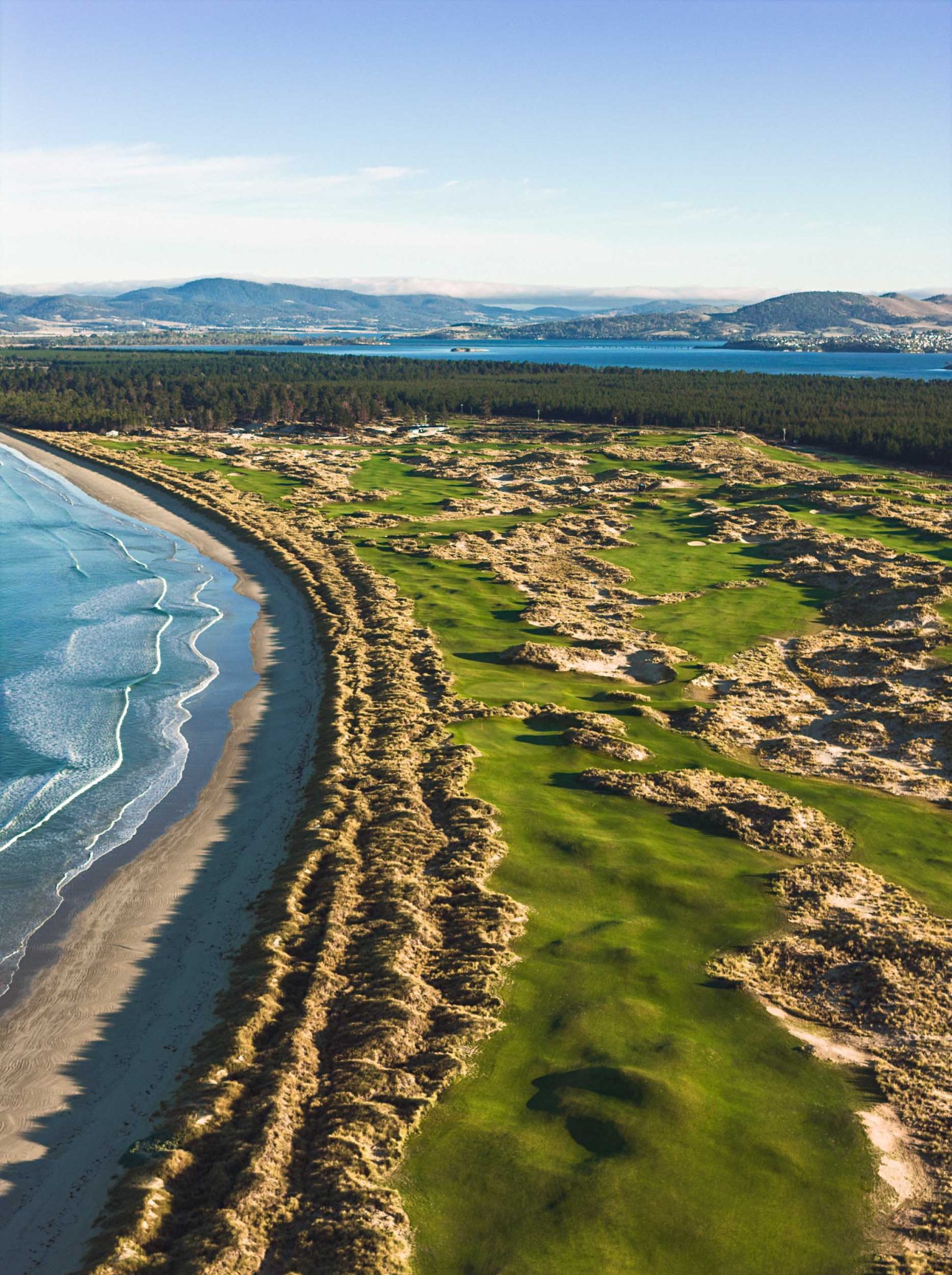 7 Mile Beach – First Look – Contours
