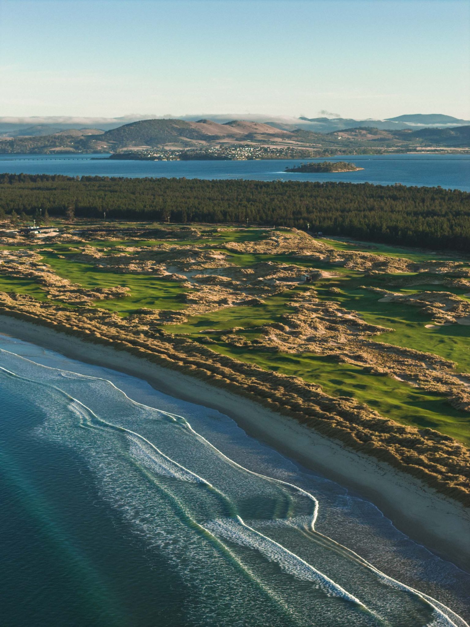 7 Mile Beach – First Look – Contours